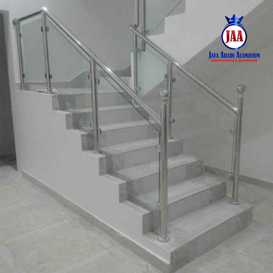 Desain Railing Tangga Stainless Steel Kombinasi Kaca Minimalis - Jaya ...